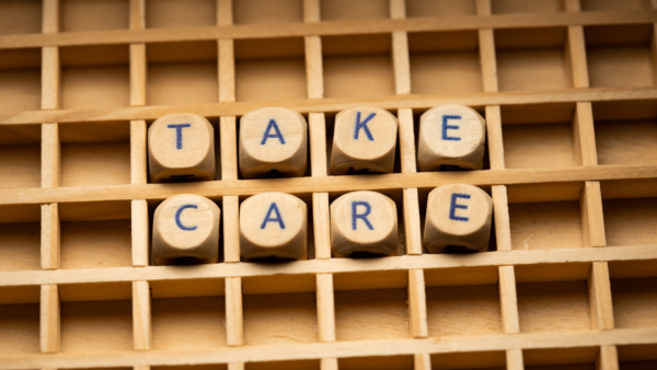 21 Other Ways to Say “Have a Good Evening” in an Email (With Scenarios)