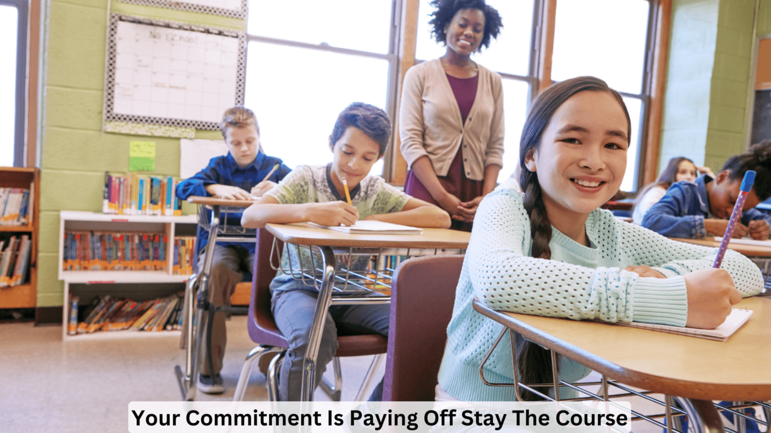 15 Other Ways to Say “Keep Up The Good Work” (With Scenarios)